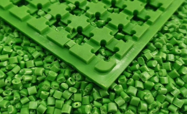 Thermoset plastic vs Thermoplastic: What’s the difference?