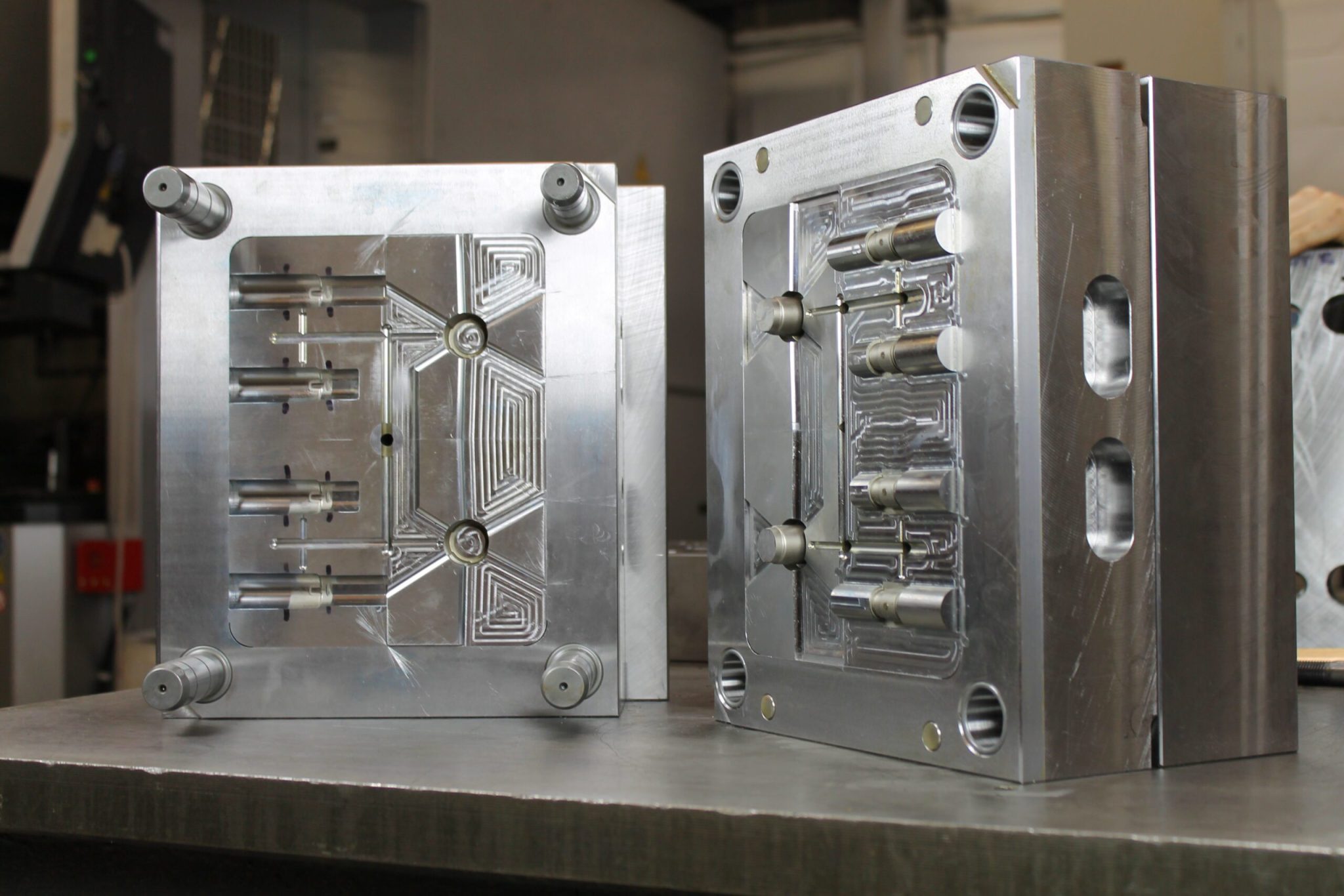 What is Tooling in Manufacturing: Types, Materials, Applications